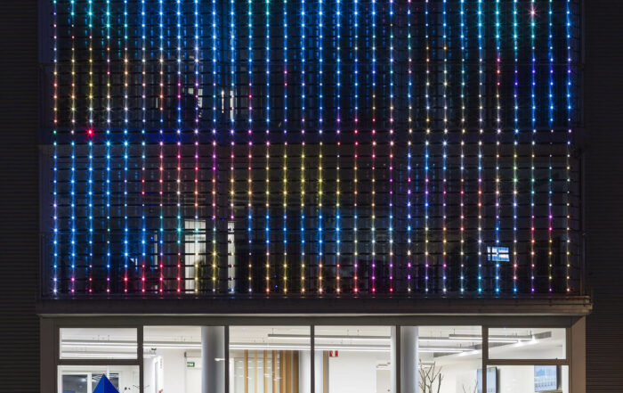 Metalmesh Lighting for facades - Picharchitects